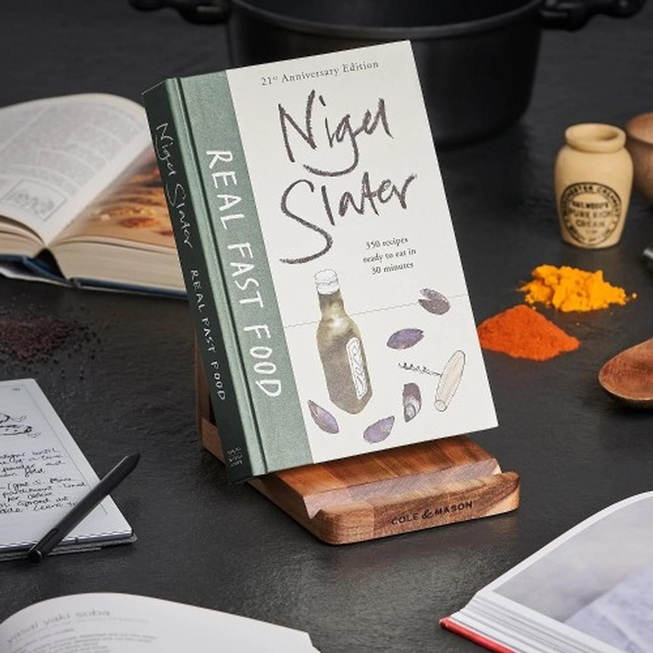 Cole & Mason Buckland Acacia Cookbook & Tablet Holder