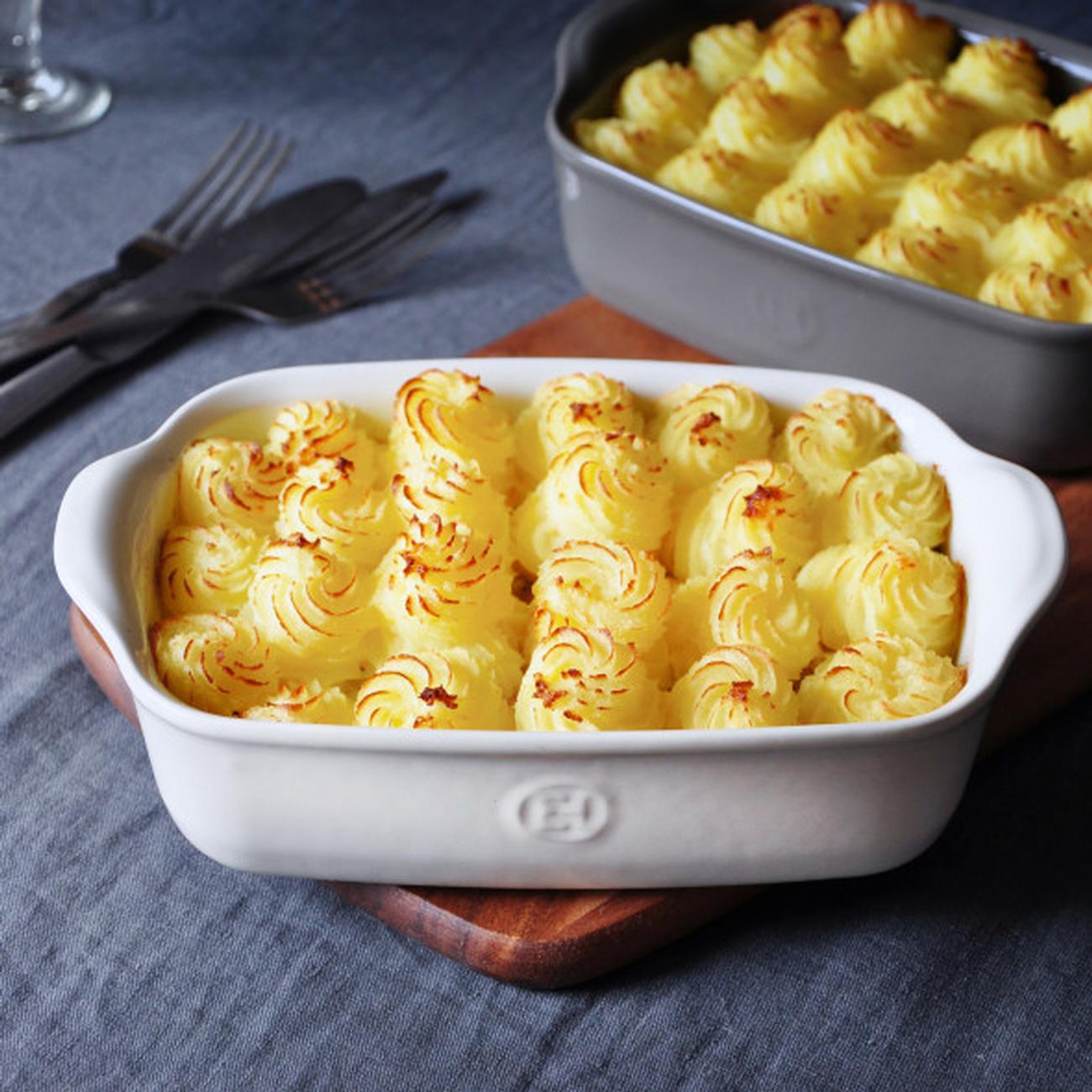 Emile Henry Red Rectangular Oven Dish Medium