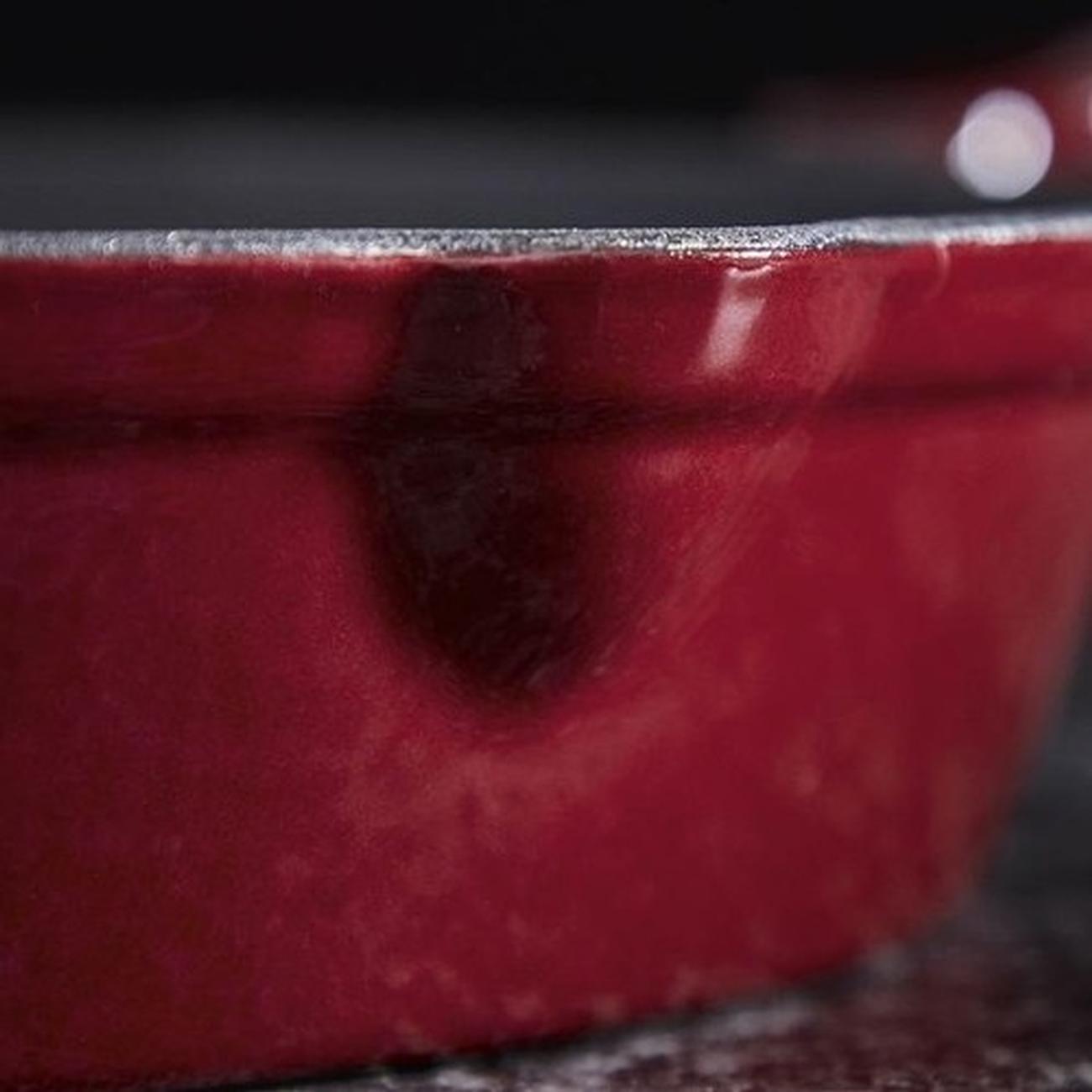 Barbary & Oak Foundry 26cm Round Cast Iron Fry Pan-Red