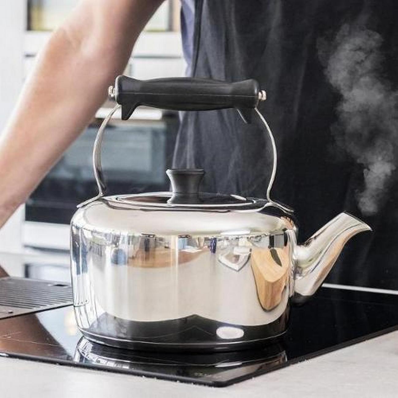 MasterClass Deluxe Farmhouse Style Heavy Duty Kettle 2L