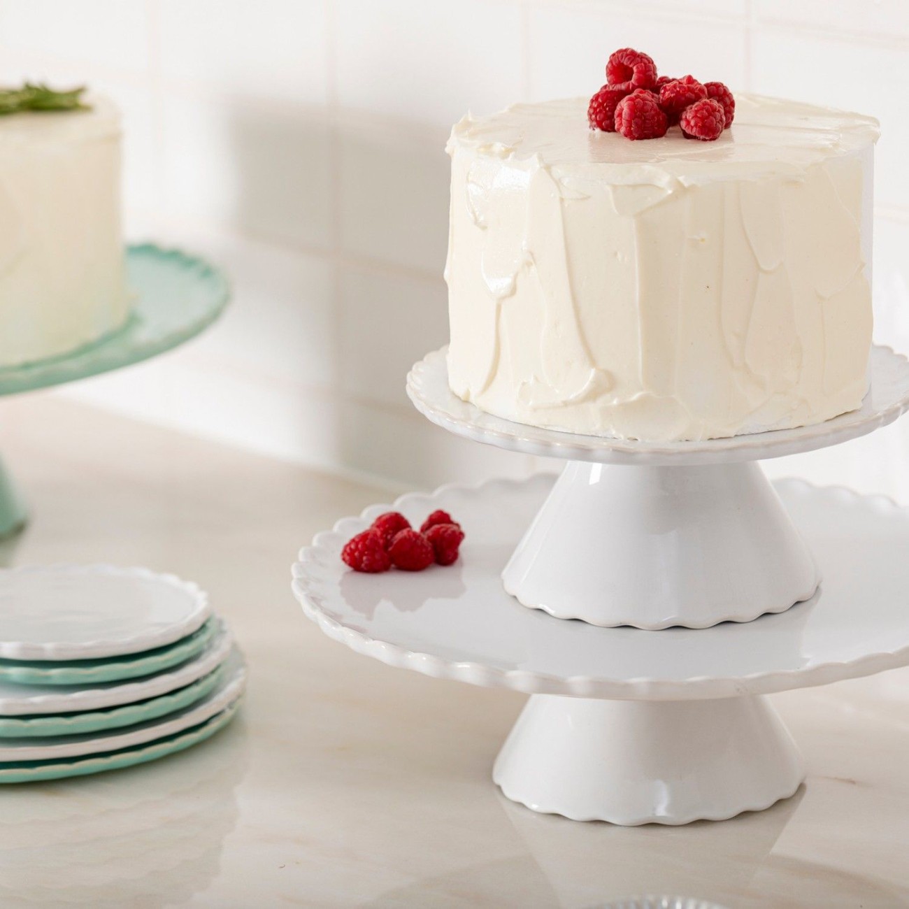 Casafina Forma Footed Plate White 28cm