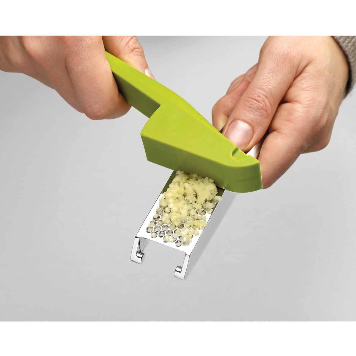 Joseph Joseph Clean Press Easy-Clean Garlic Press
