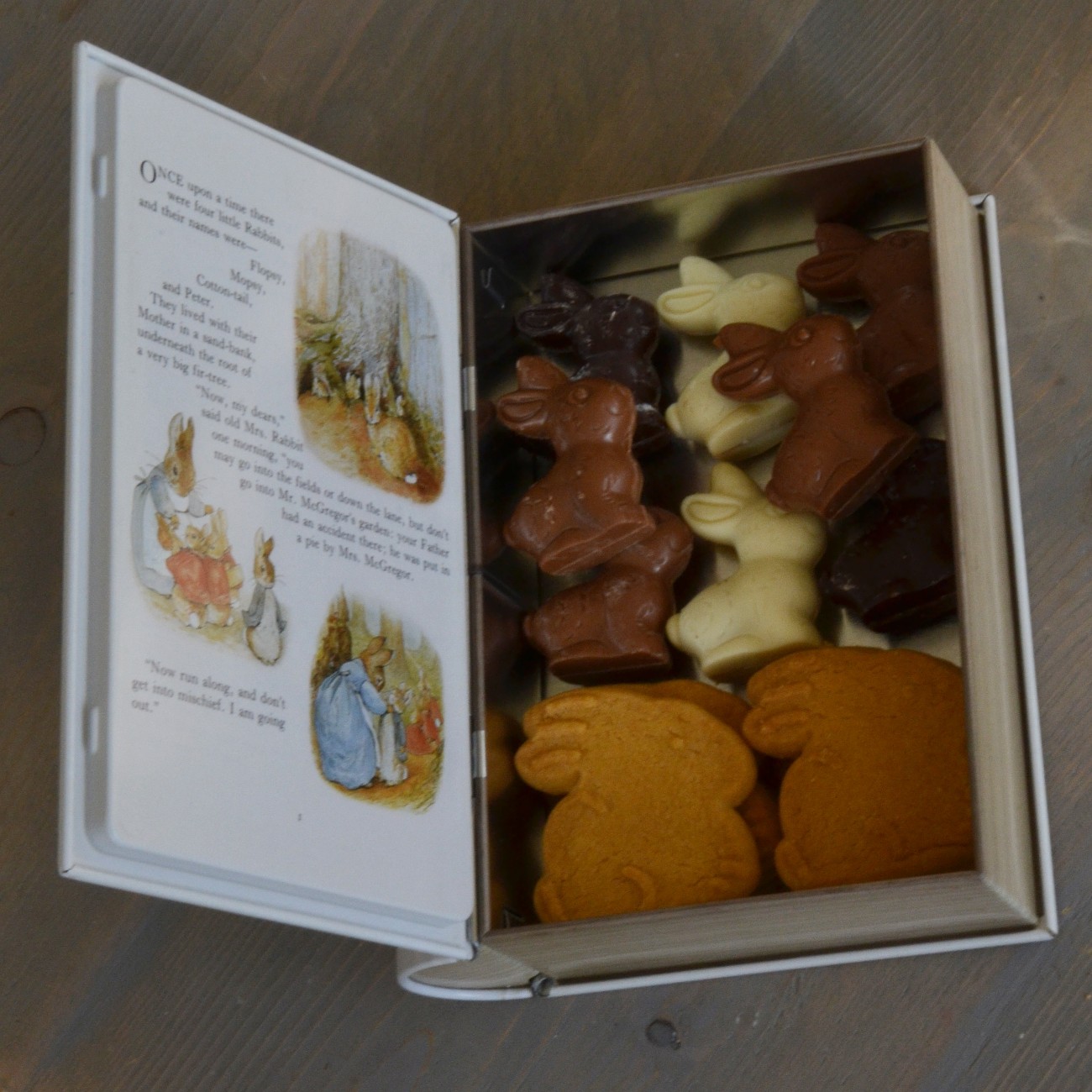 Peter Rabbit Book Tin, Biscuit Tin