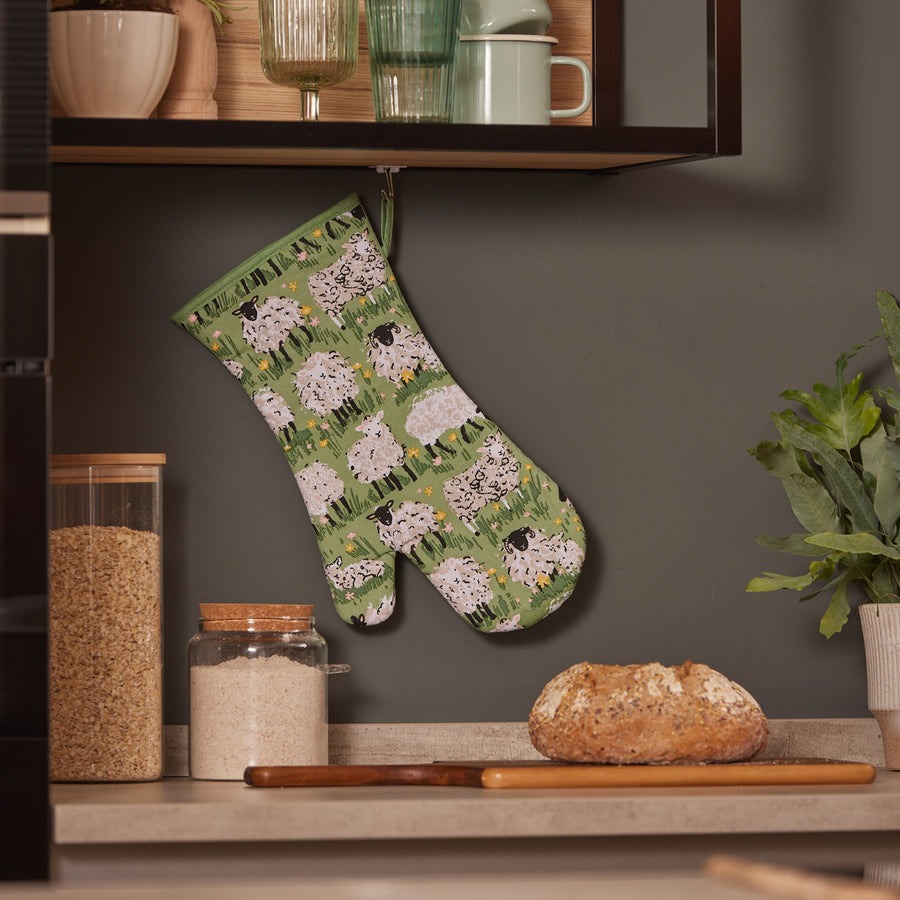 Ulster Weavers Woolly Sheep Gauntlet Oven Glove